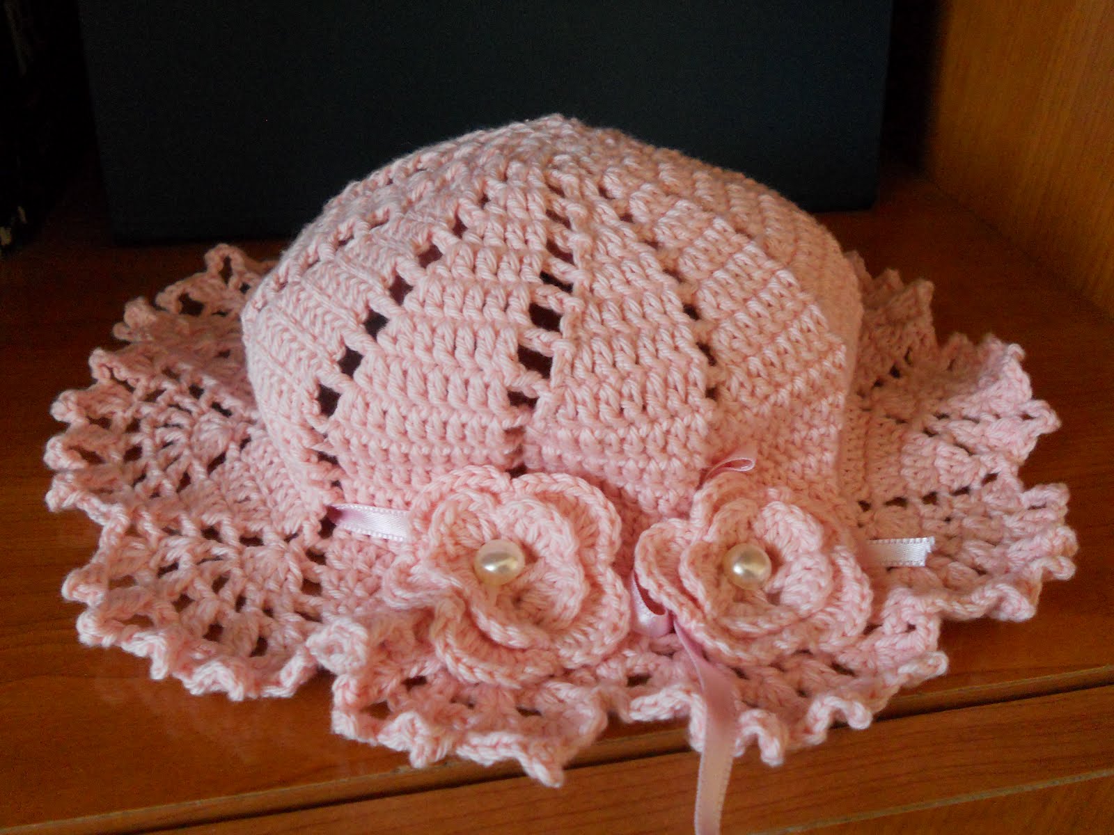 Crosetate,pentru copii...: Caciulite