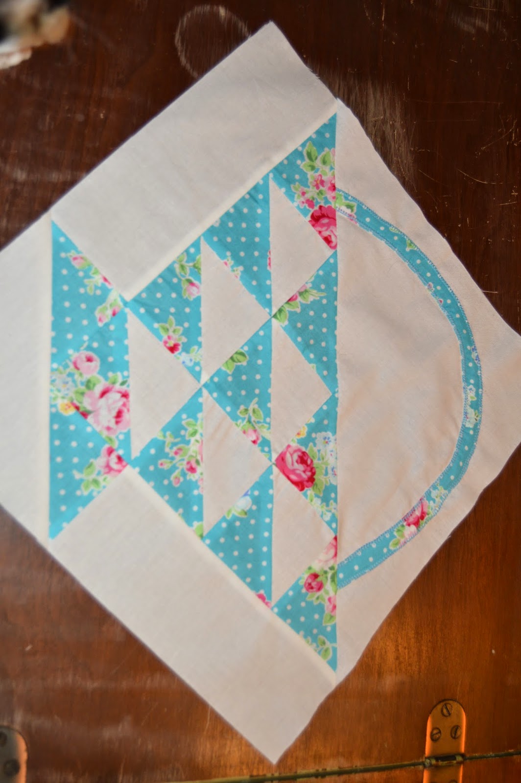 Missy's Homemaking Adventures: Cherry Basket Block and link to free pattern