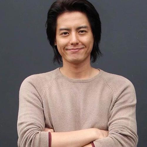 Biodata, Foto Dan Profil Roger Danuarta - Biodata Artis