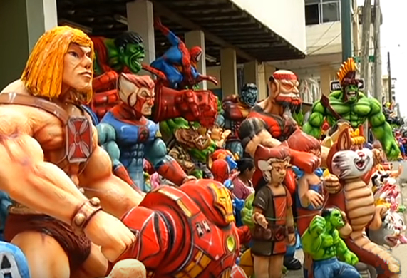 Loja monigotes - paper mache, fire, and luck