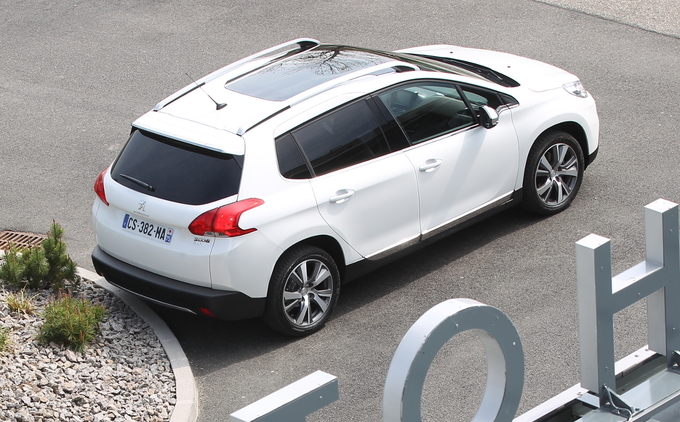 Peugeot 2008 1.6 e-Hdi | Voiture De Luxe
