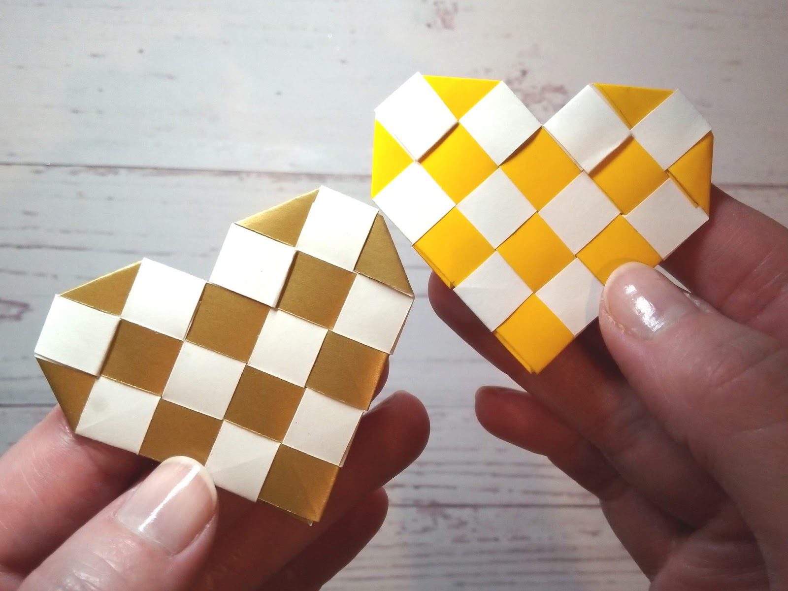 Esselle Crafts: Woven Paper Heart