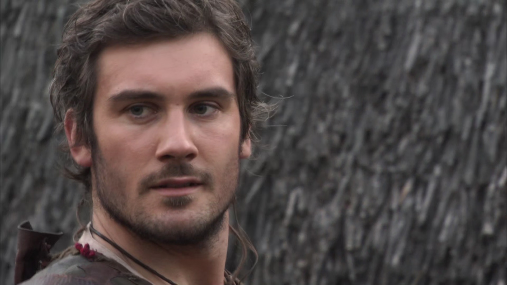 ausCAPS: Clive Standen shirtless in Robin Hood 3-11 "The Enemy Of My Enemy"