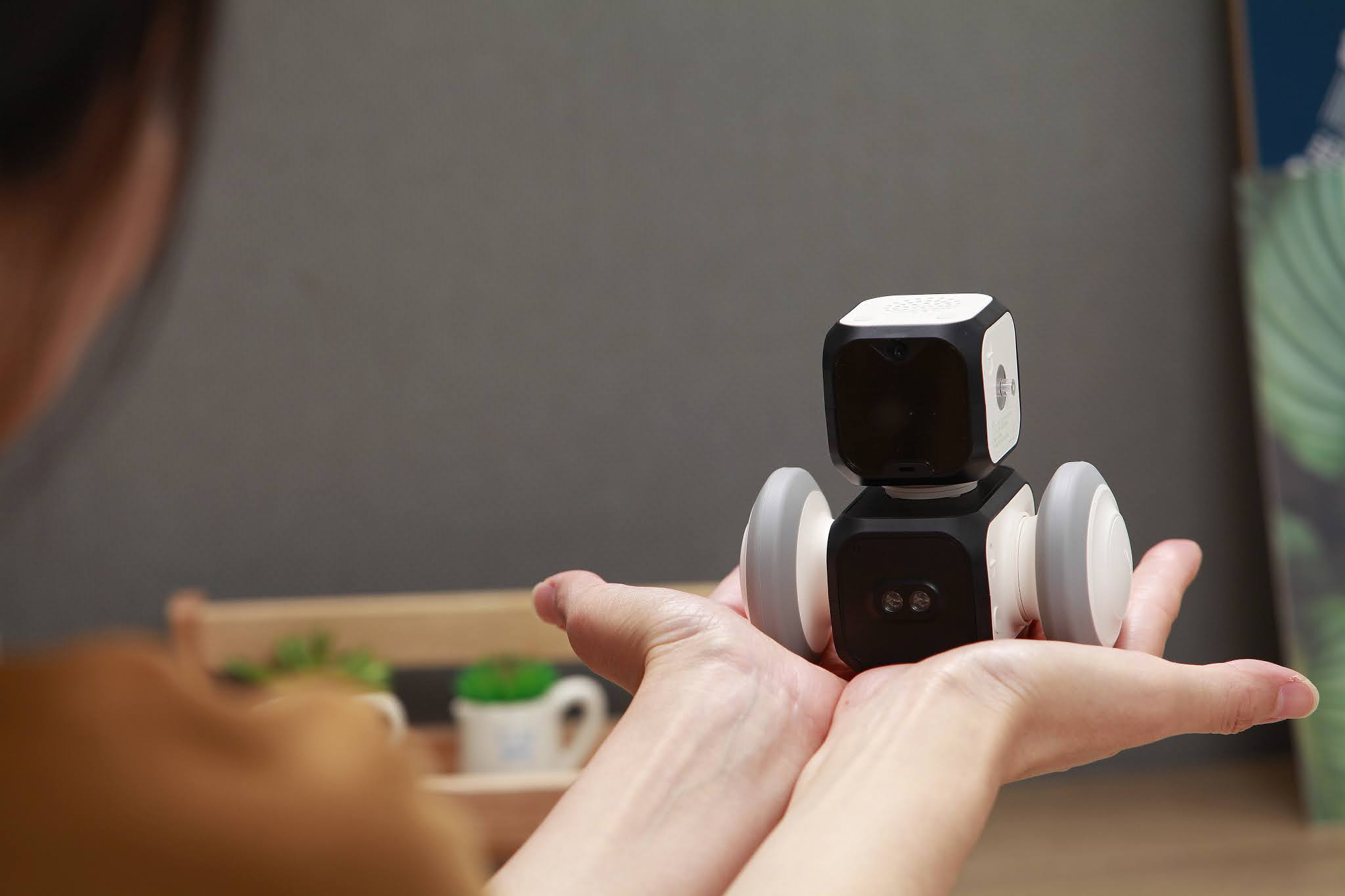 Kenalan dengan CUBROID ARTIBO AI Coding Robot: Mainan Anak Zaman Now » nisaahani: blogger yang ...