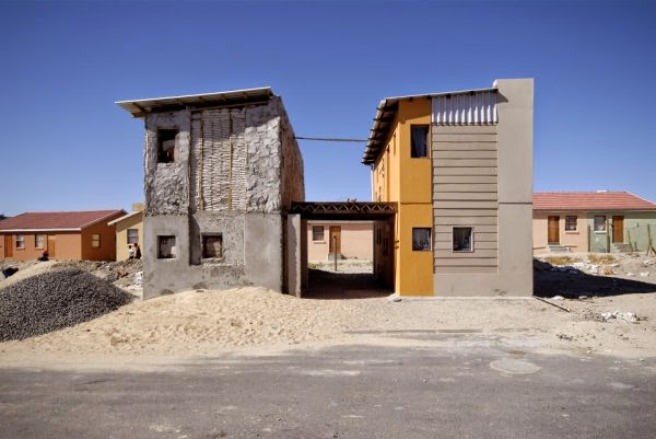 livin' spaces: Standing on Sand: The Sand Bag House by MMA Architects ...