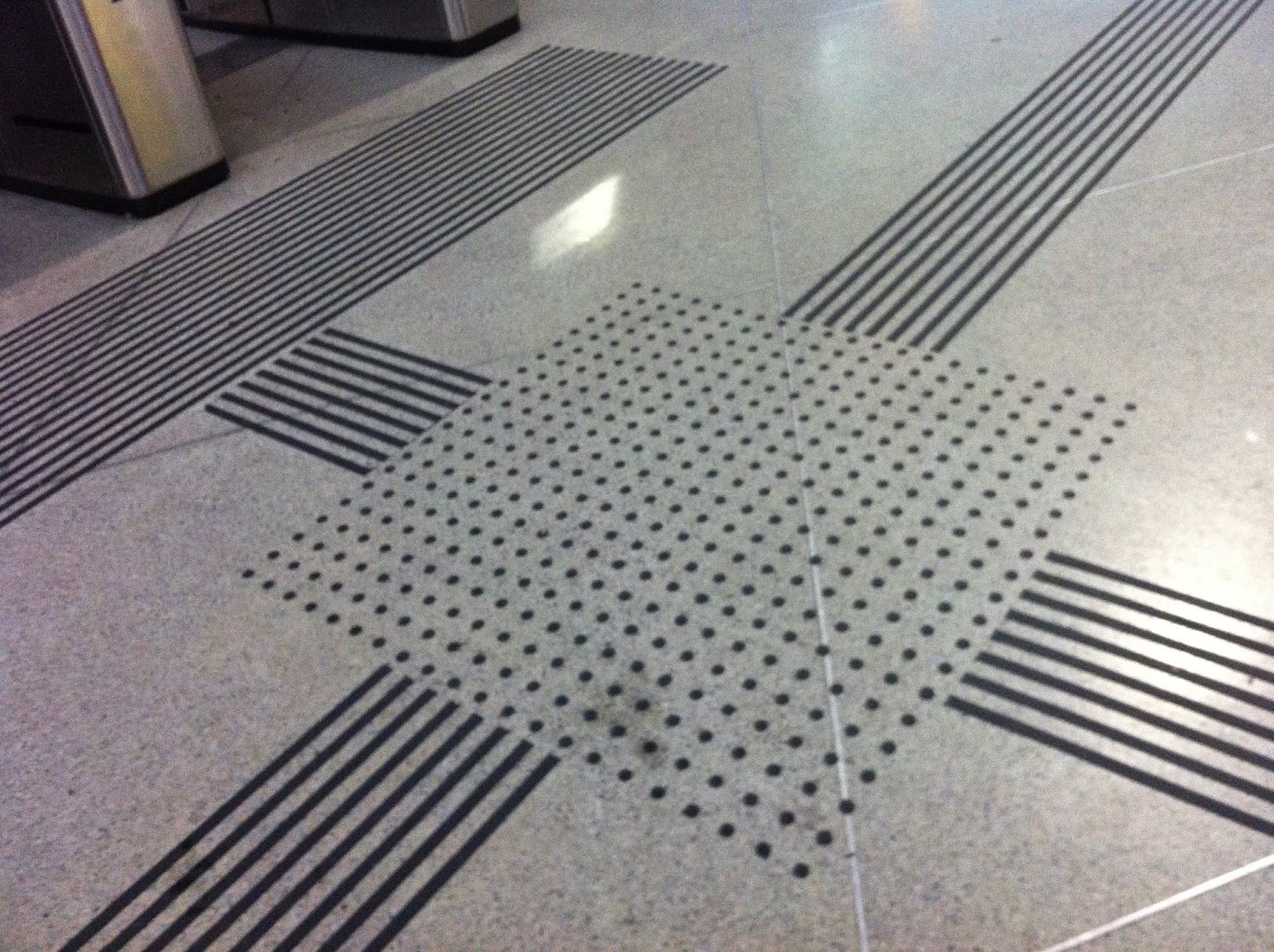 Encaminamientos podotactiles Estaciones del AVE