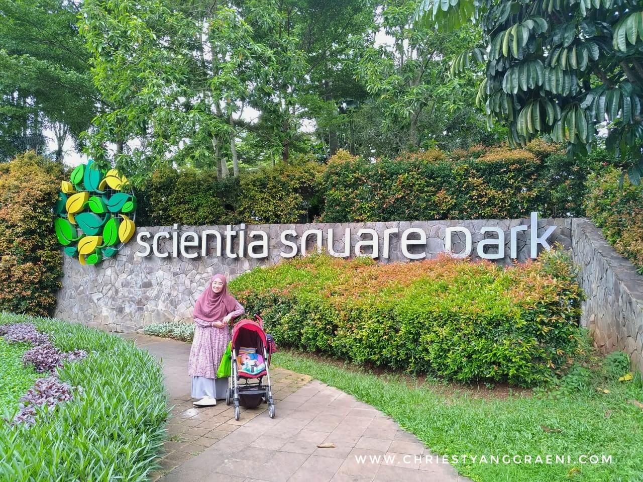 Mendadak Scientia Square Park - Chriesty Anggraeni