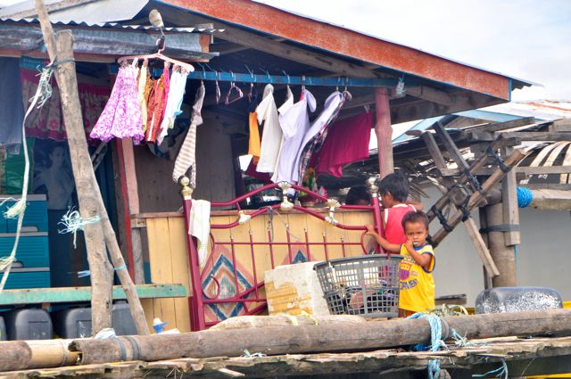 In Pinay's footsteps: LAYAG-LAYAG YELLOW BOAT VILLAGE: CHILDREN