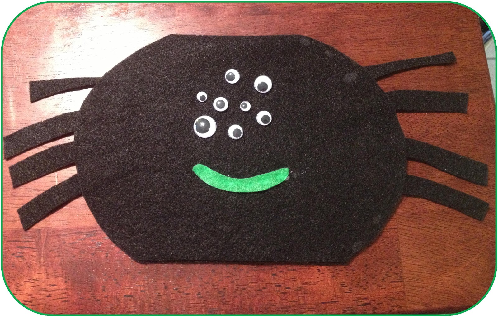 Life in Random Bits: Felt Halloween puppets {kid craft}