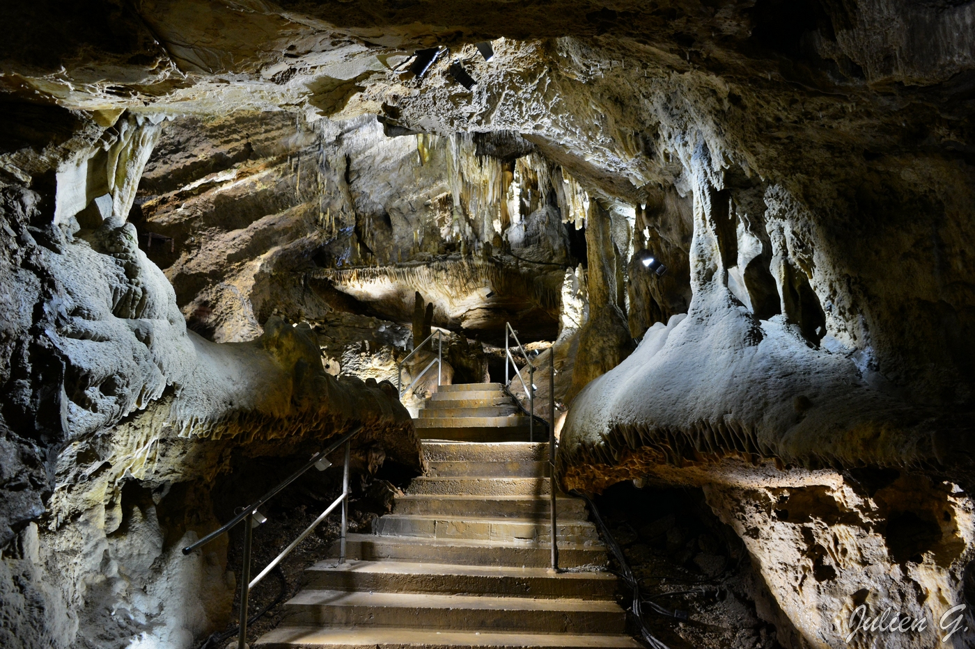 Coins du Monde: BELGIQUE - Wallonie - Les grottes de Han