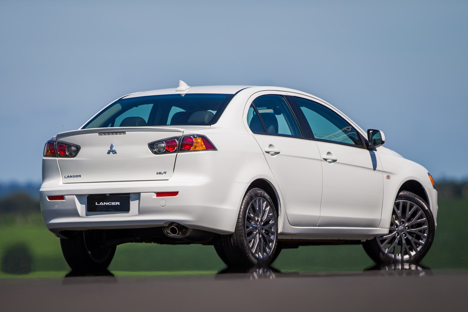 Nova Mitsubishi Lancer 2019: disponível em duas versões