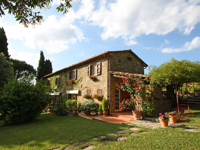 Online International Real Estate: Italy - Tuscany - Farmhouse for sale