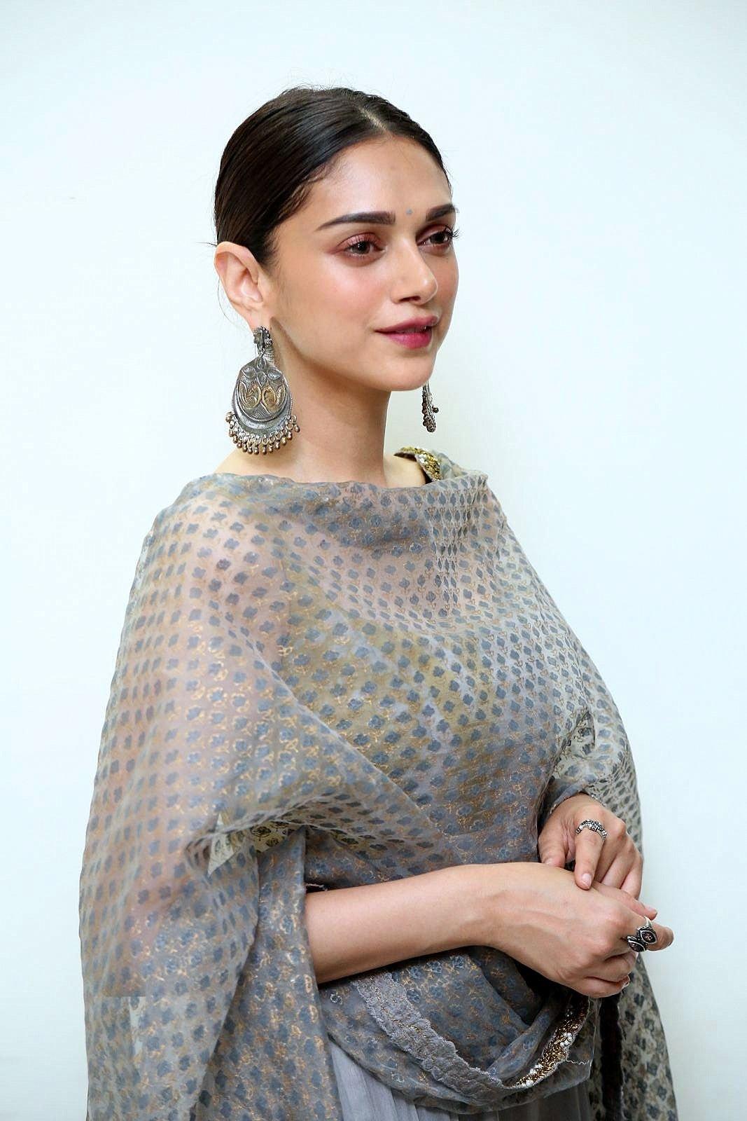 Pixer blog: Aditi Rao Hydari Looks Gorgeous At Telugu Film “Cheliya ...