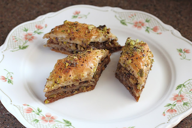 Food Endeavours of the Blue Apocalypse: Baklava with Pistachios ...