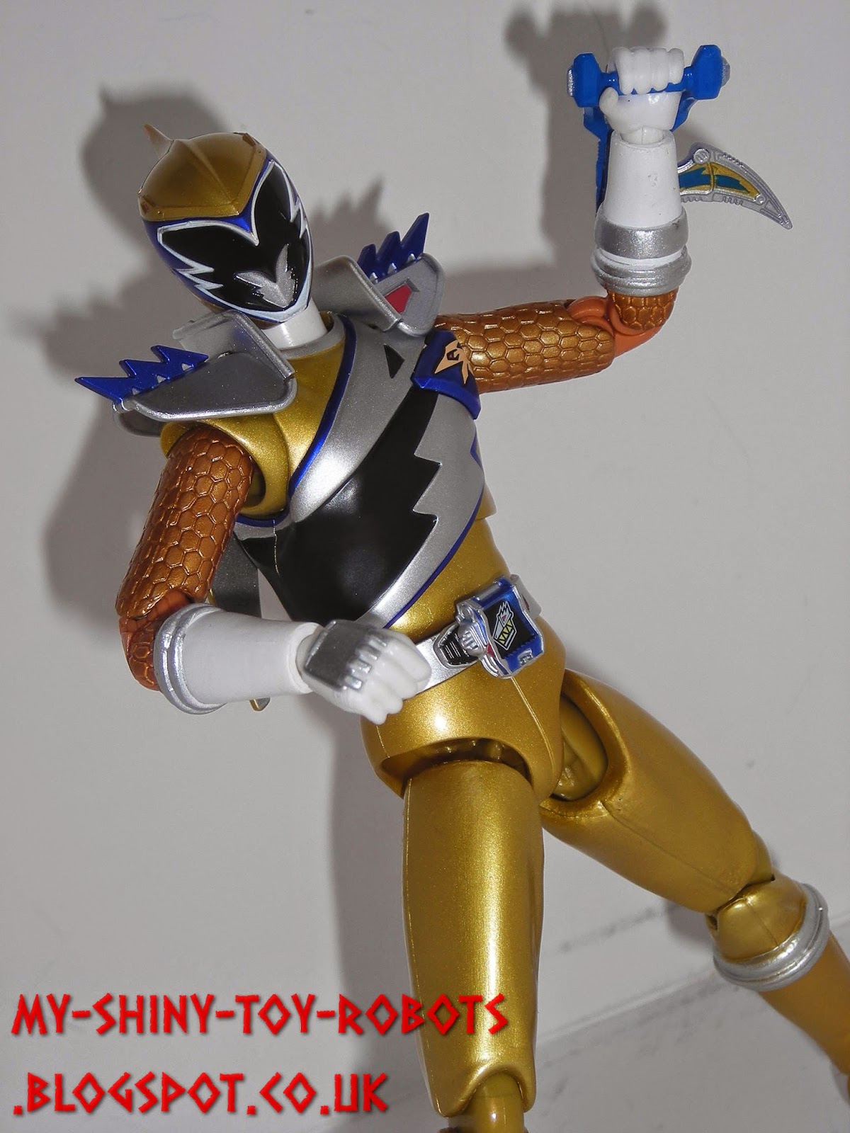My Shiny Toy Robots: Toybox REVIEW: S.H. Figuarts Kyoryu Gold