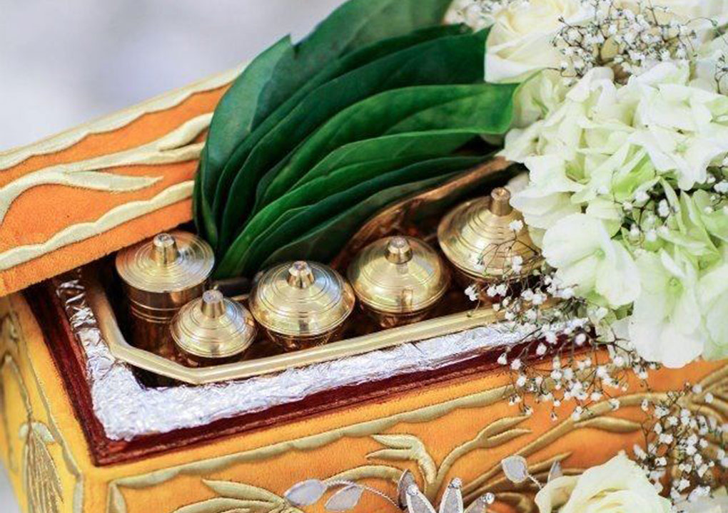 Pantun Melayu Malaysia Dalam Adat Merisik