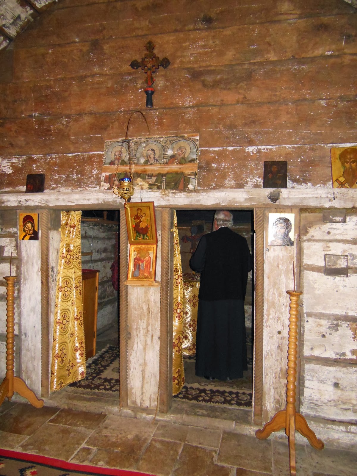 Dar!: Manastirea Ciucea, jud. Cluj