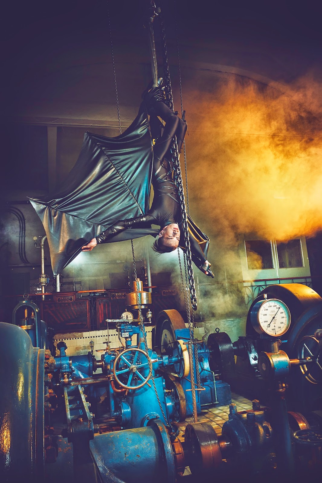 AtNTM Cycle 6 5th Episode : S&M Bats Hanging Upside Down Photo Shoot ...
