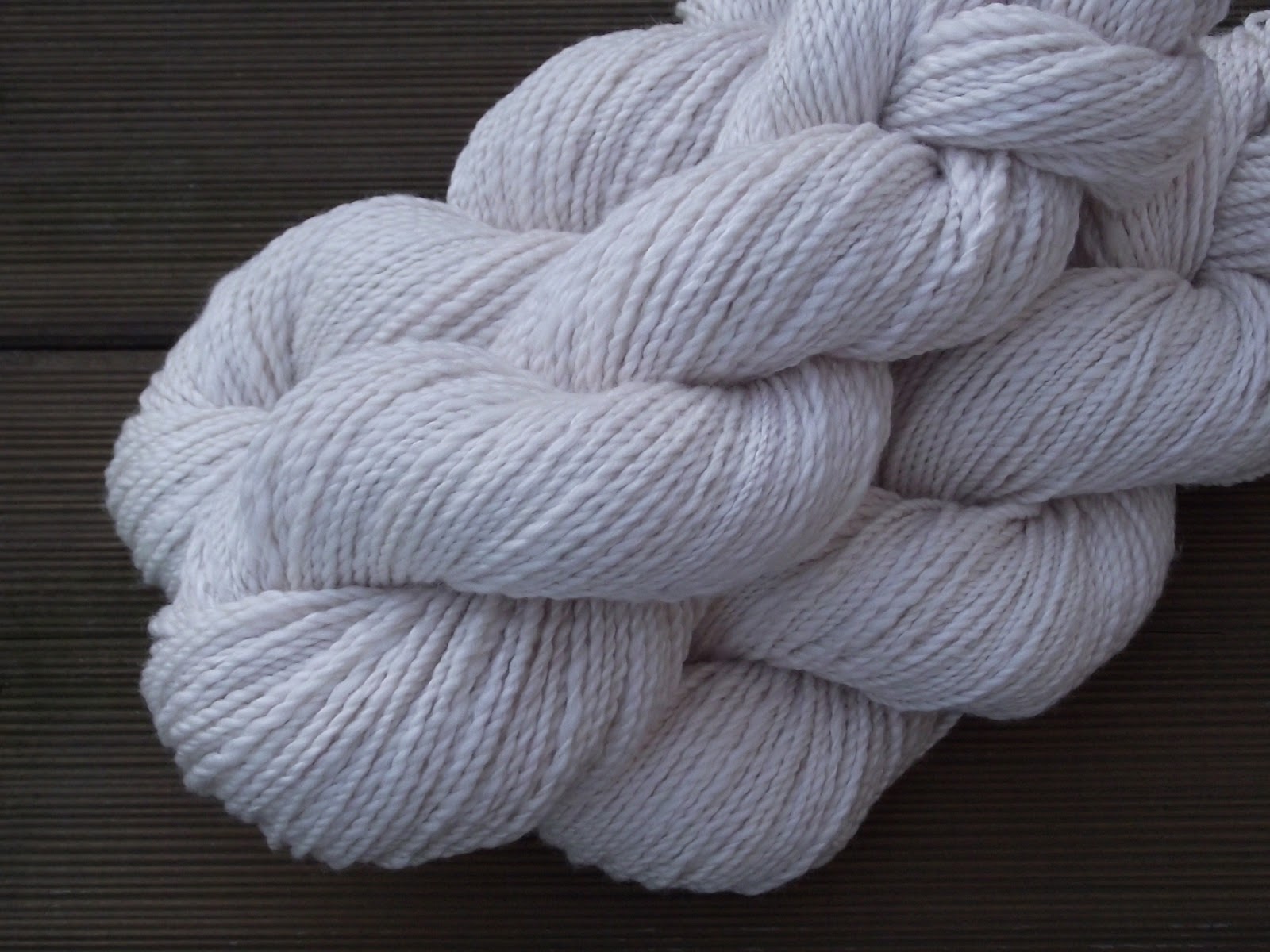 wolle-garn-und-fadenzauber: Sooo eine schöne Merino-Seiden Mischung