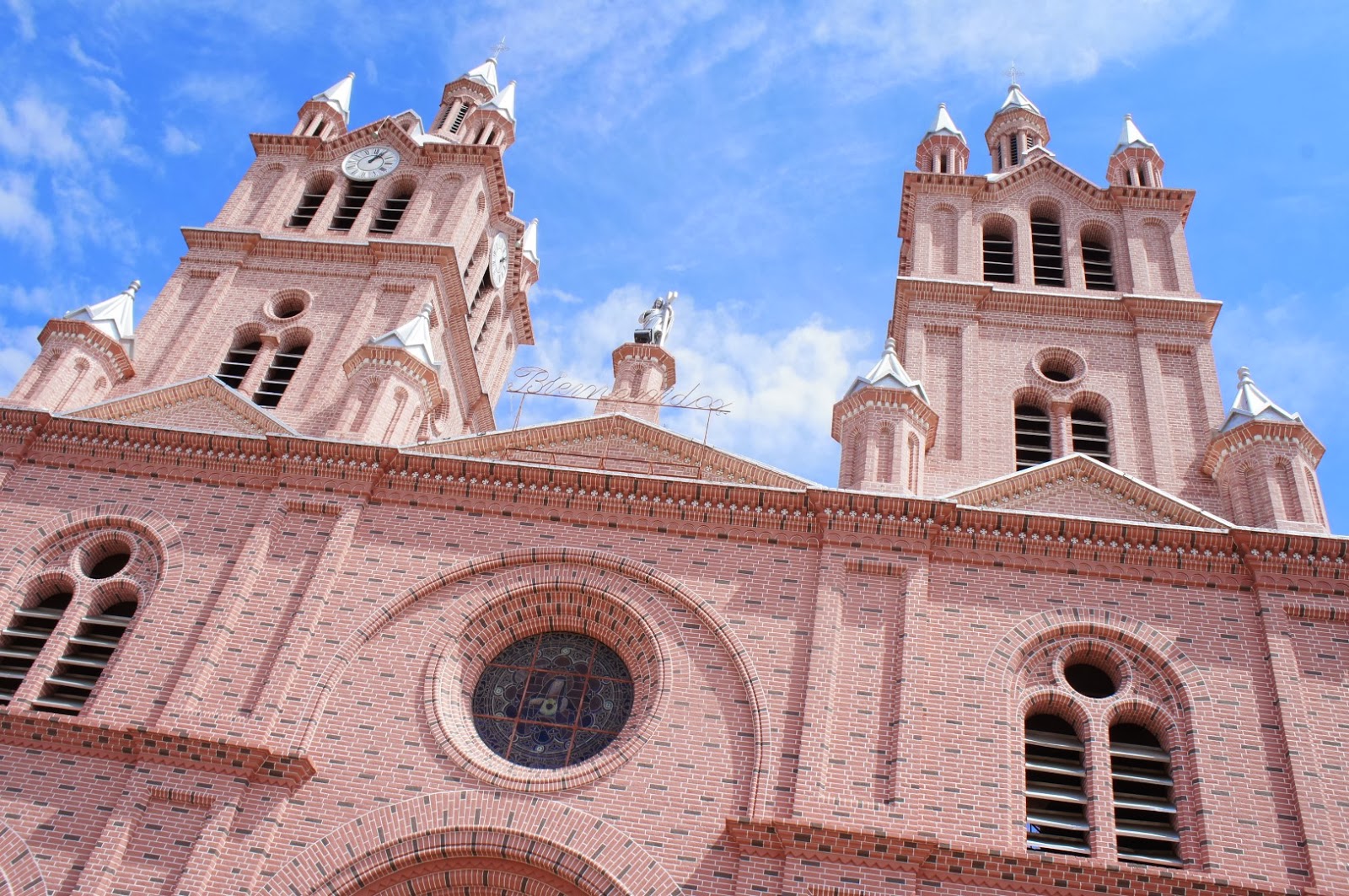 Heather and Scott's Adventures: Our Pilgrimage To Buga, Colombia