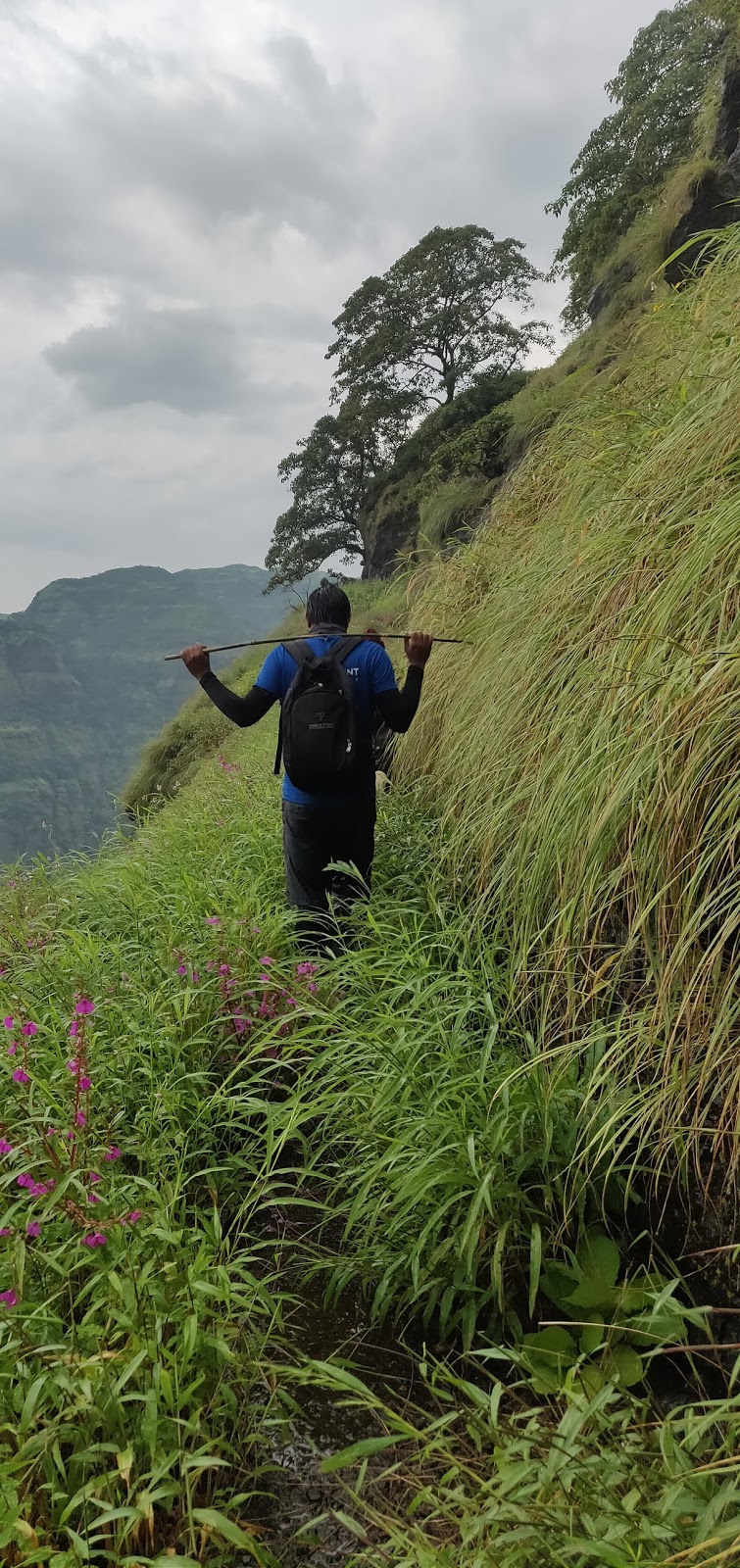 Lingya Ghat-Kurdugad-Nisnichi Vaat..Trek in the Tamhini region.