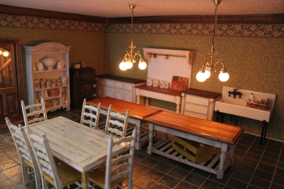 Teresa Marie's Dollhouse and Miniatures: Kitchen Cabinets