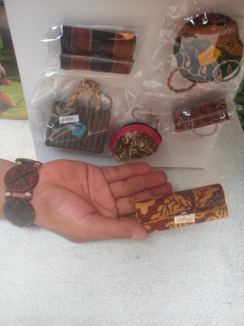 Tas Souvenir Spound Bond