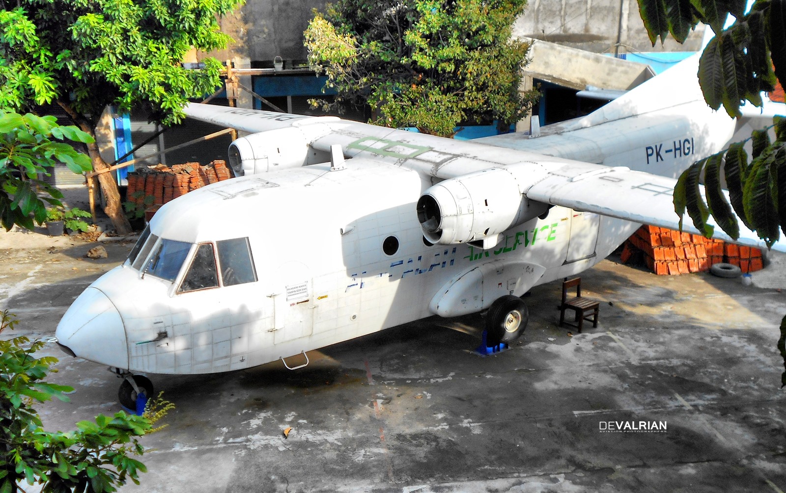 AIRPLANE SCALE MODELKIT: CASA C- 212