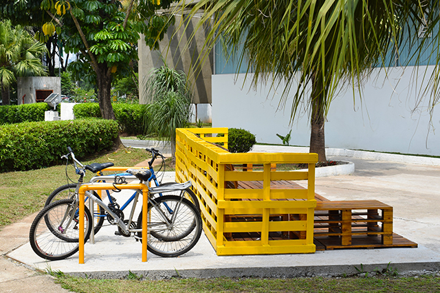 CEAGESP Sustentável realiza 1º parklet do ETSP com bancos feitos de ...