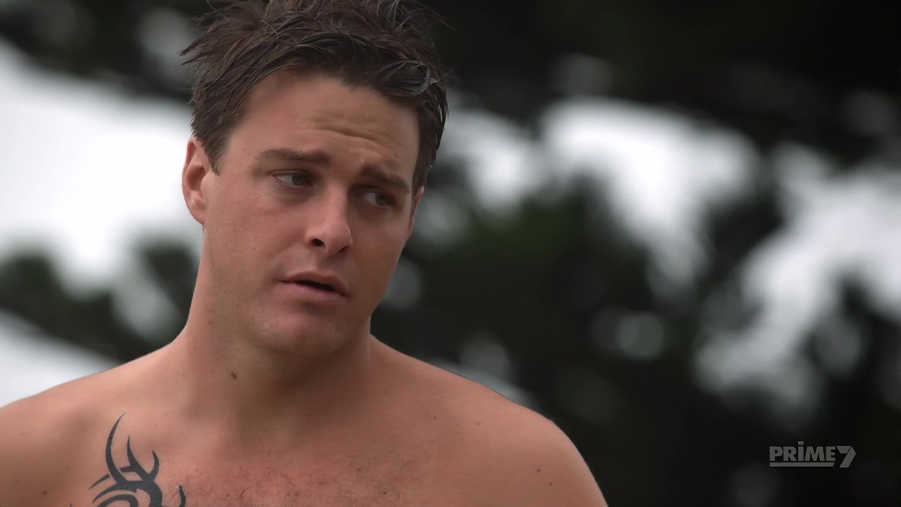ausCAPS: Tim Franklin shirtless in Home And Away