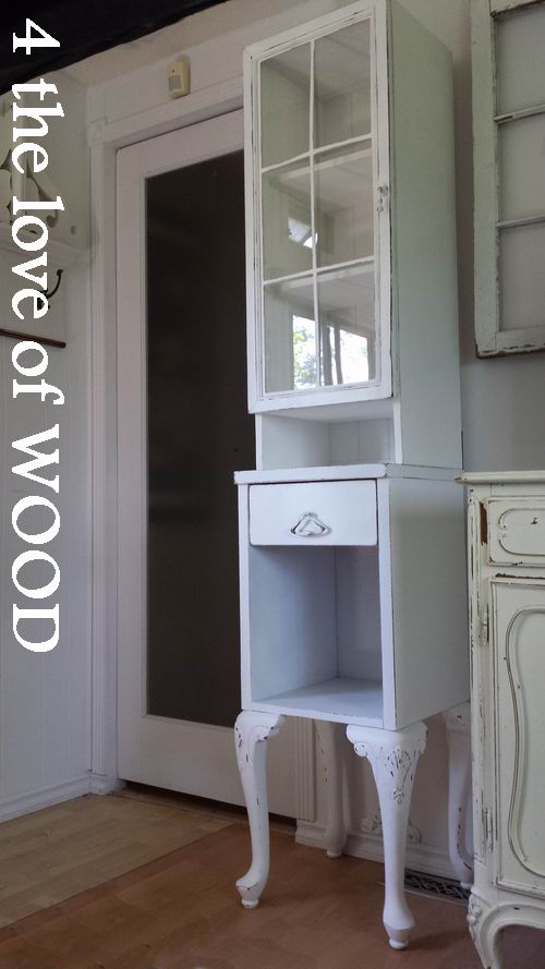 4 the love of wood: BATHROOM STORAGE CABINET - repurposed glass door