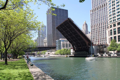Chicago - Architecture & Cityscape: Chicago River Bridge Lifts