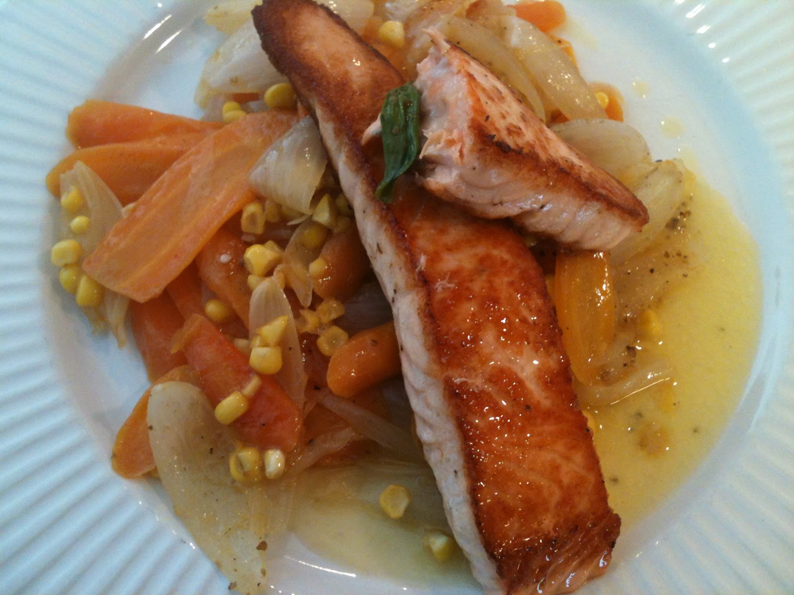 Prinsessen på tærten: Stegt laks med grønsager og smørsauce