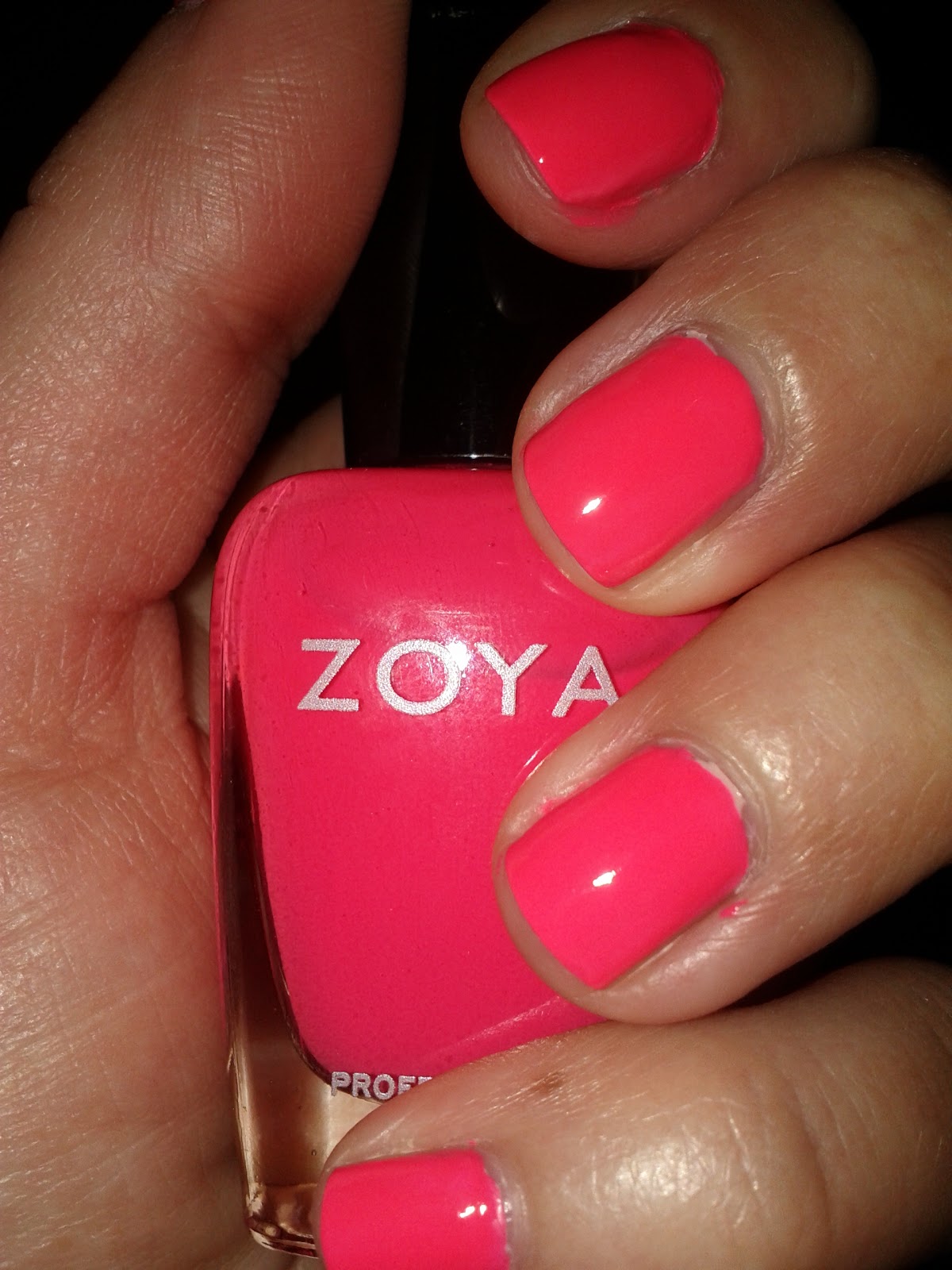 Lipgloss Break: Zoya nail polish in Ali
