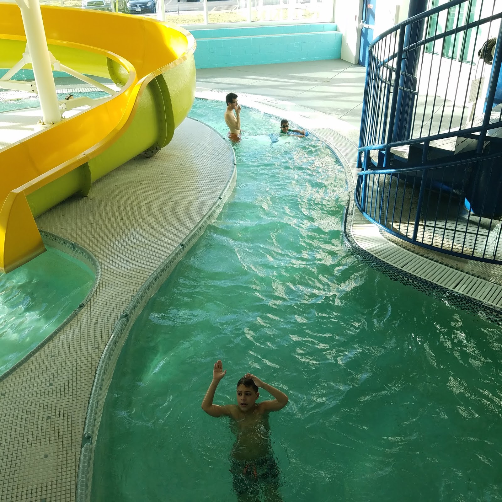 Play St. Louis: Ballwin Pointe Indoor Pool, Ballwin