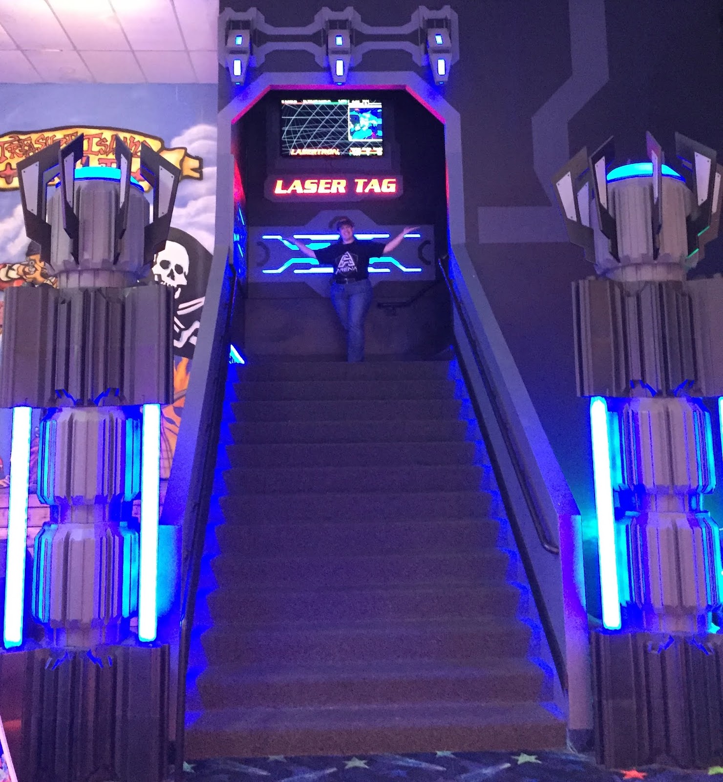 Tiviachick Loves Laser Tag: The "Stealth Elf" Inside the Castle