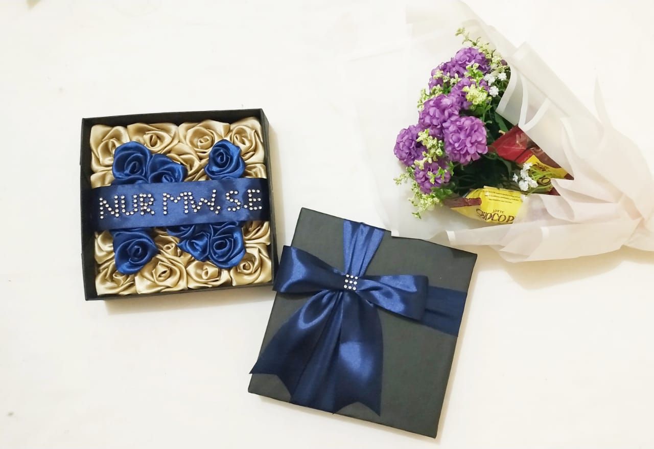 Bunga Wisuda Tangerang I Bunga Box FF20 - Jual bunga handmade