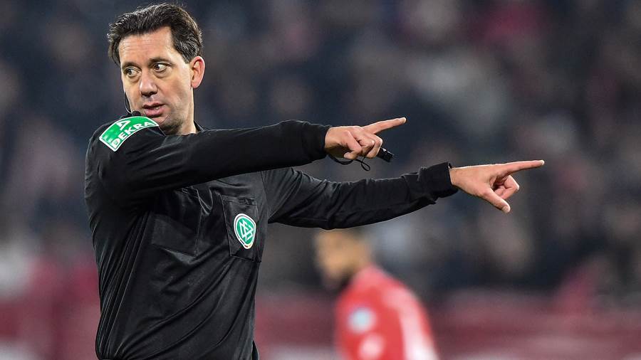 Law 5 - The Referee: Bundesliga: Round 32 Review