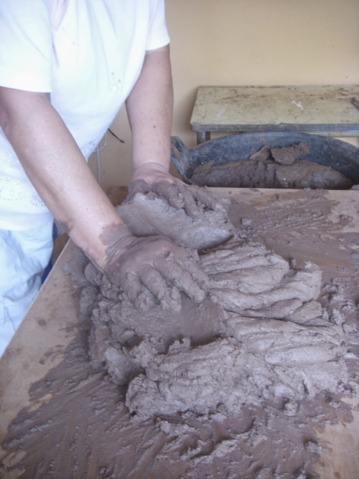 Isora alfareras: Preparando barro