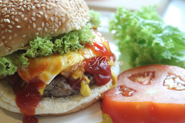 Nur Qaseh Homemade Beef Burger - Azie Kitchen