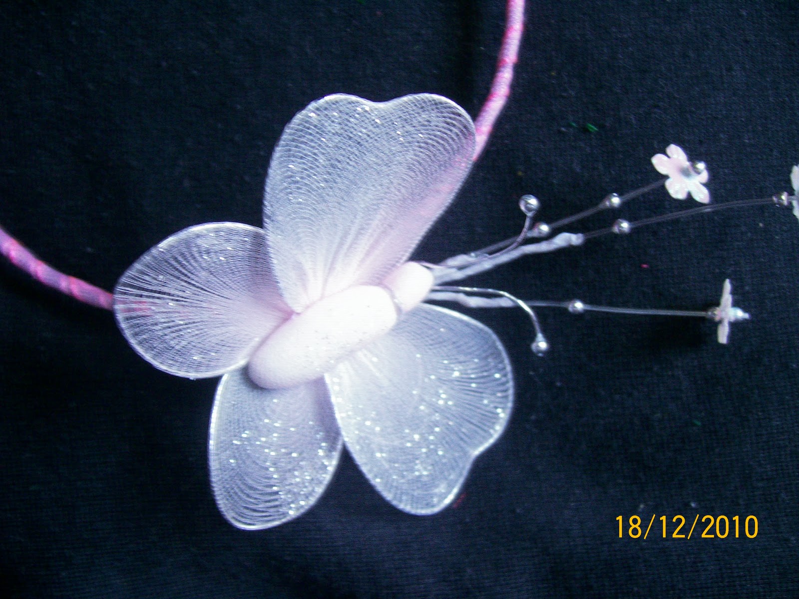 Tinas Creations: Instructions on making a nylon stocking butterfly