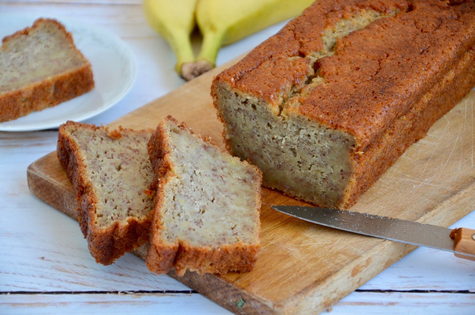 Cake à la banane, noix de coco et citrons vert