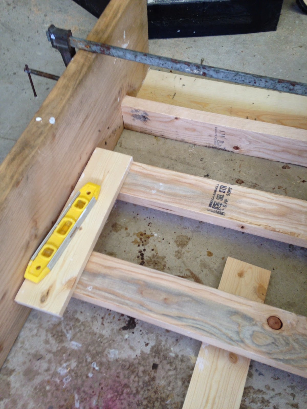 Lipstick and Sawdust: Lipstick and Sawdust -How to Build a Carpetball Table