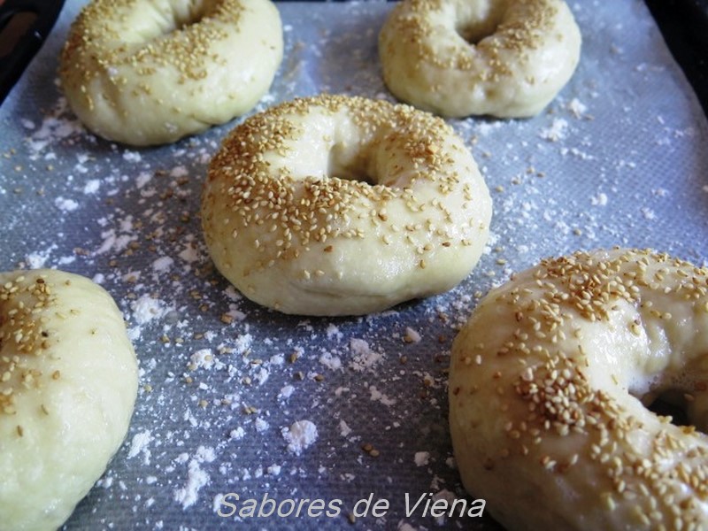 UN PAN LLAMADO BAGEL