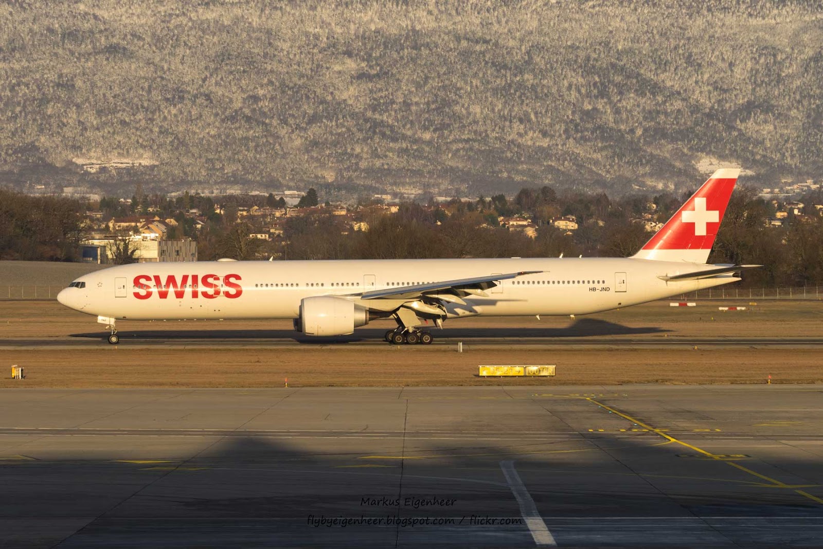 FLUGZEUGE: HB-JND Boeing B777-3DE/ER B77W > SWR
