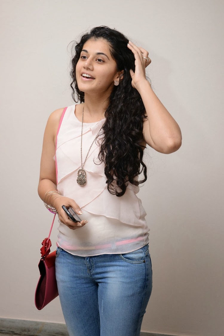 Mirchi Stills: Tapsee Latest Stills in Jeans