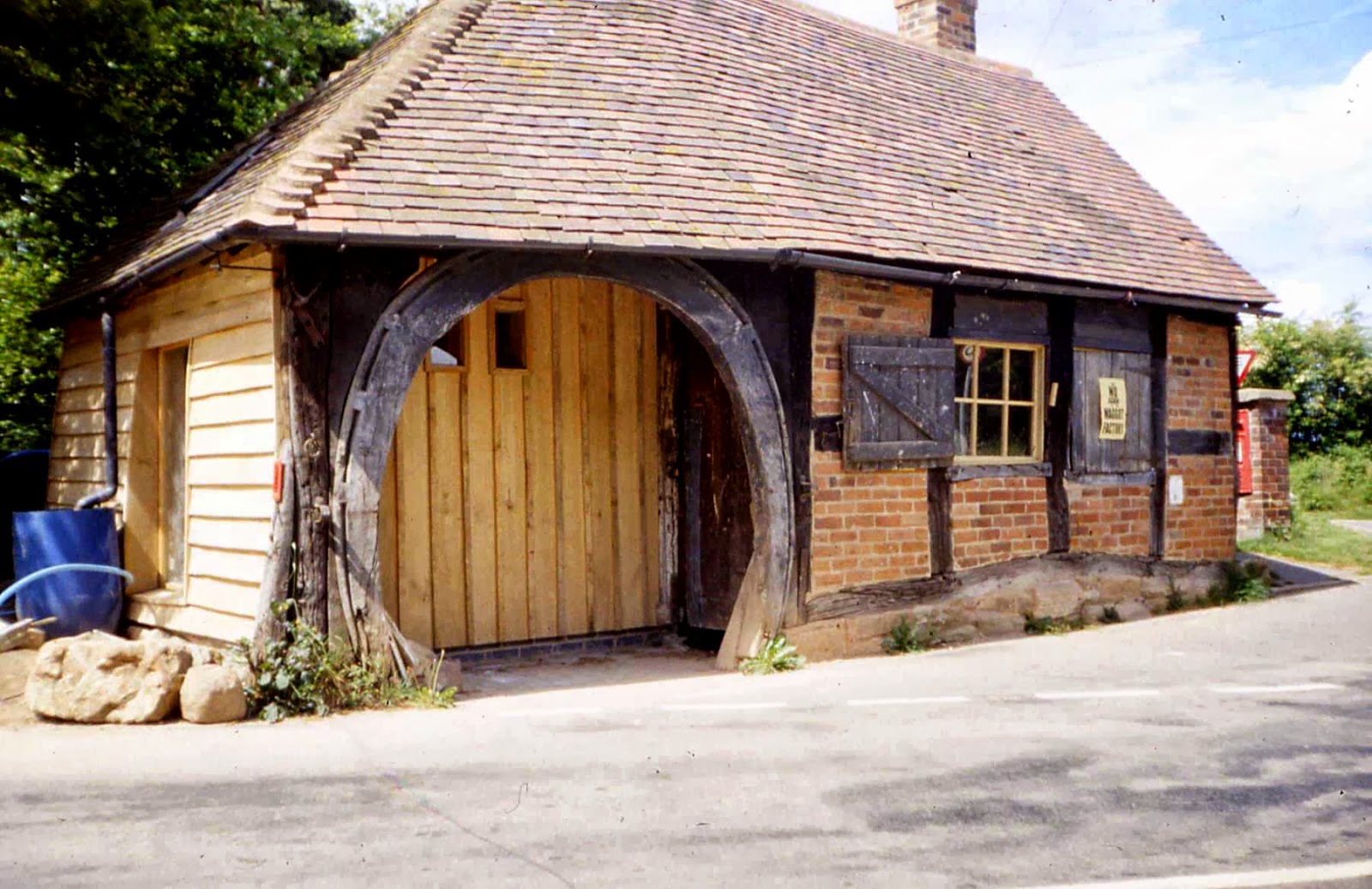 Roy's blog: SOME UNUSUAL 'PRACTICAL' BUILDINGS