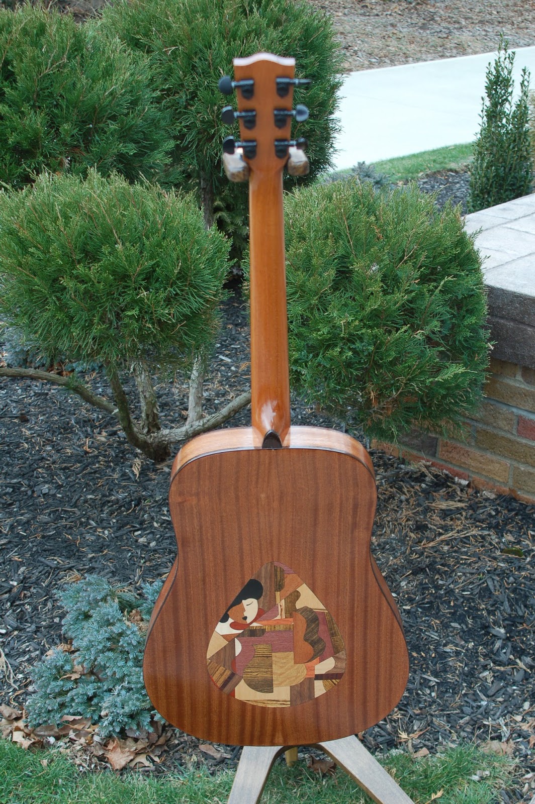 TotalRojo Guitars: The Geisha