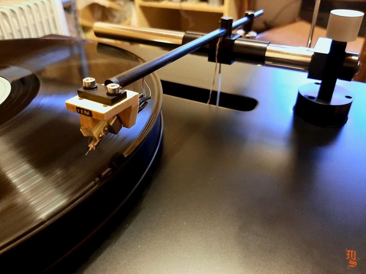 HOLBO AIRBEARING TURNTABLE SYSTEM – M & S | Ultimate High-Fidelity