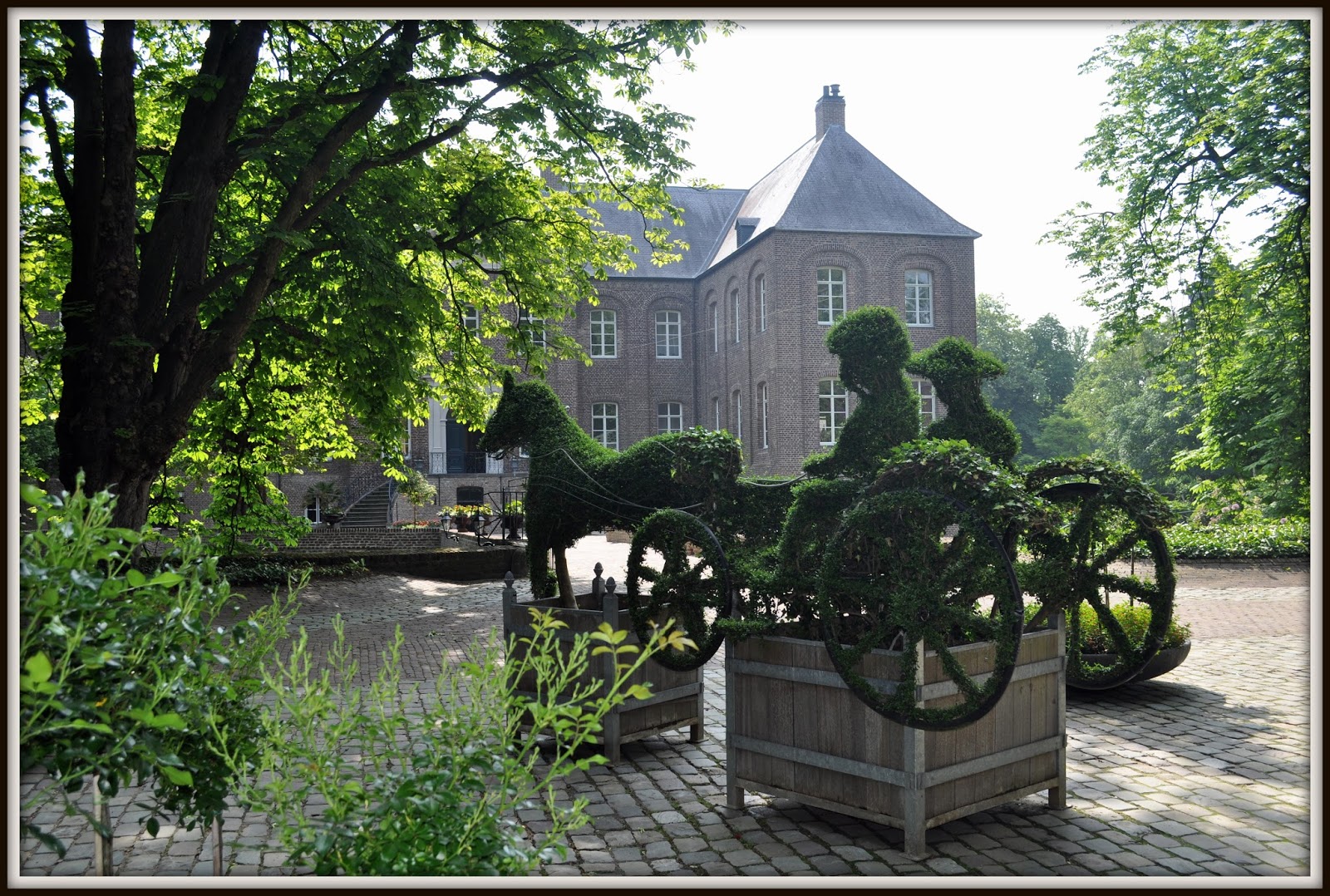 DUTCHCORNER: Castle gardens Arcen - kasteeltuinen Arcen